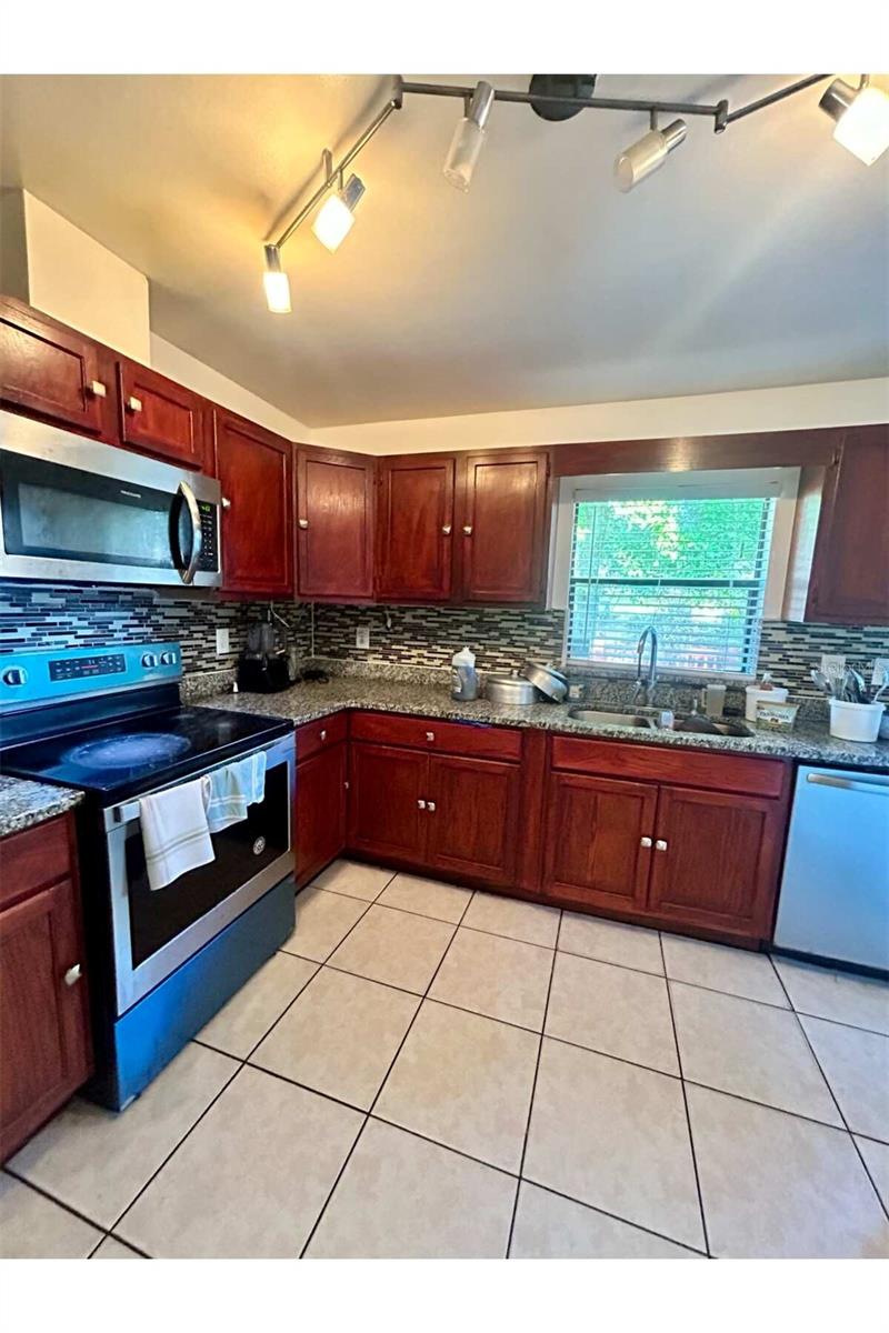 5470 Higgins Way, Orlando, FL