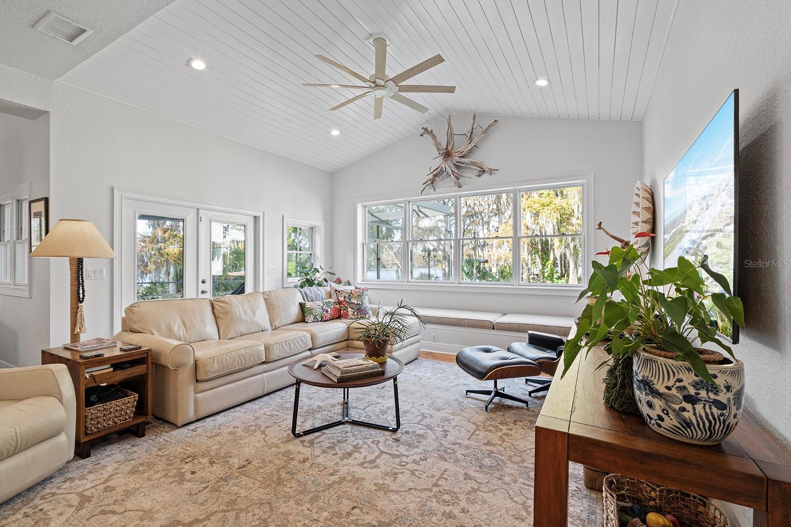 520 Lake Mills Road, Chuluota, FL